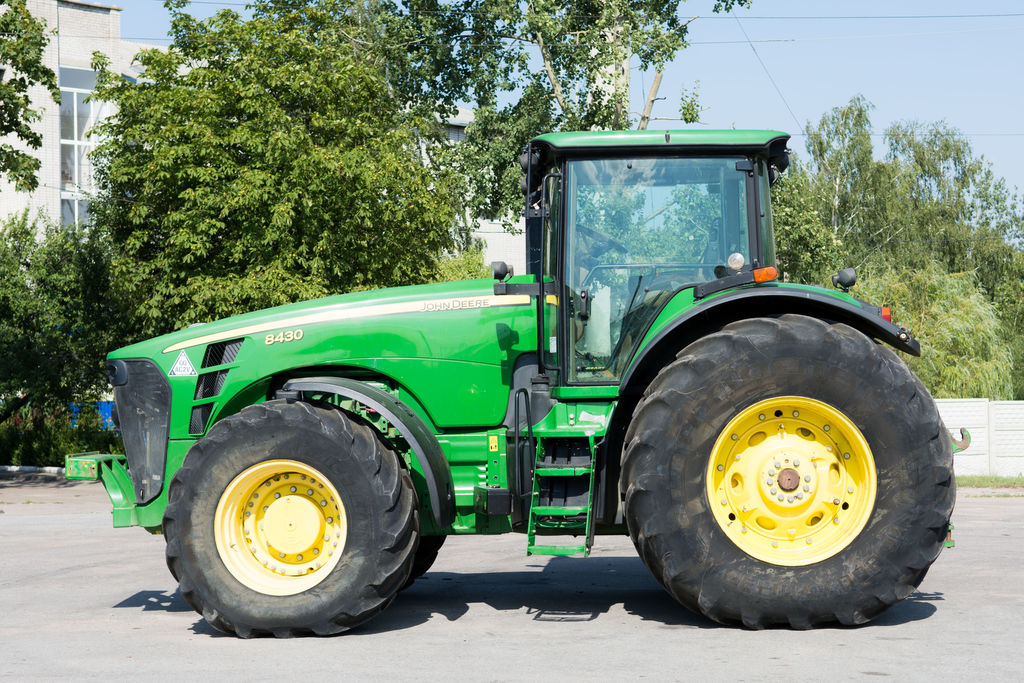 Цена john deere 8430: Сельскохозяйственные тракторы John Deere 8430 ...